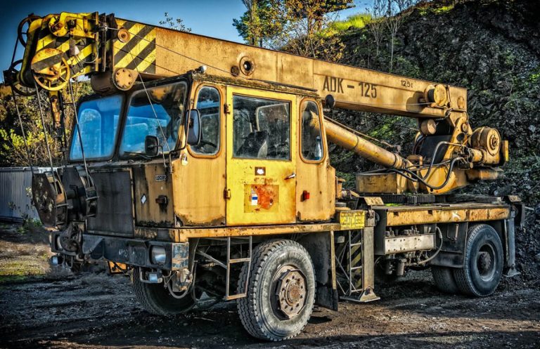 Early Signs of Crane Damage and Fixes | Bobcat Contracting LLC